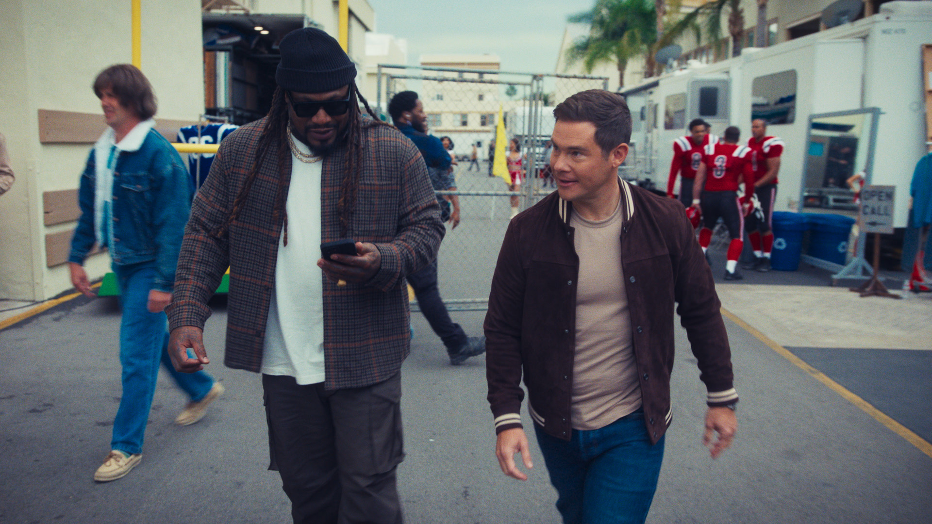 PrizePicks Tabs Lynch, Devine for NFL Playoffs Commercial