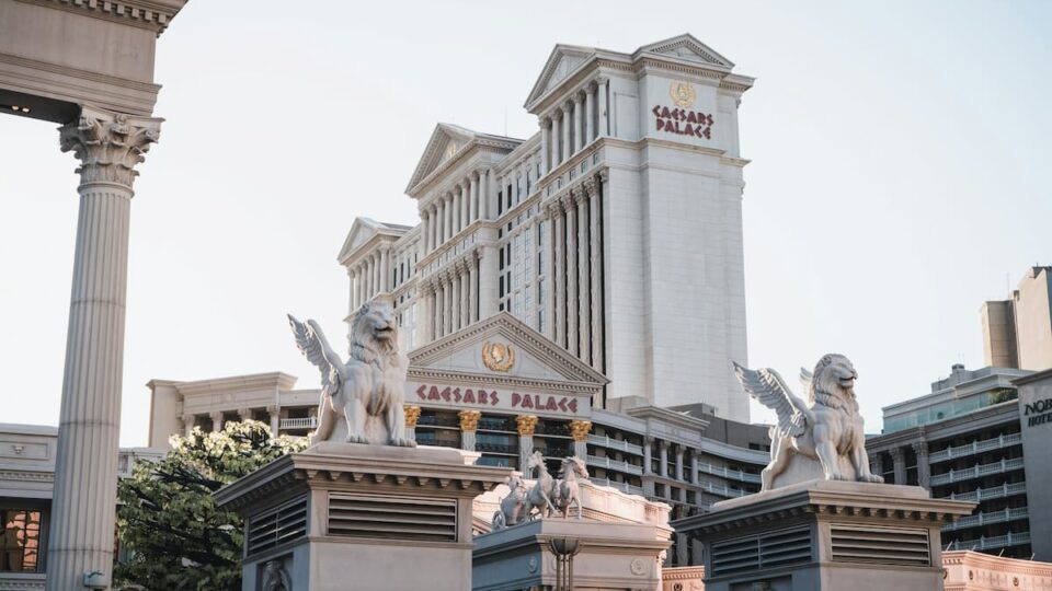 Fertitta Reportedly Tops Icahn With $7B Caesars Bid