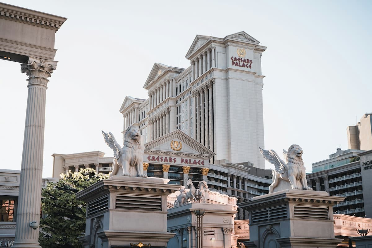 Fertitta Reportedly Tops Icahn With $7B Caesars Bid